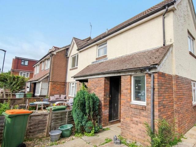 Fulmer Road, London, E16 1 bed maisonette to rent £1,600 pcm £369 pw
