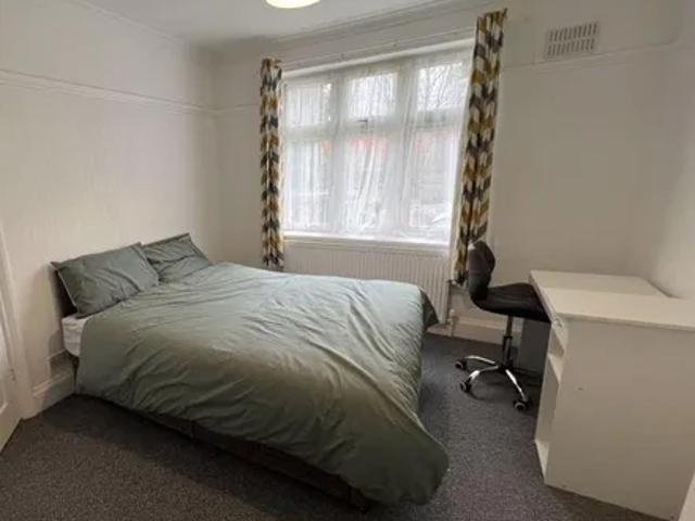 Further Green Road, London, SE6 1JQ, United Kingdom | Room for rent #139402390 | Rentberry