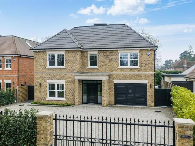 Furze Grove, Kingswood, 5 bed detached house to rent £8,400 pcm £1,938 pw