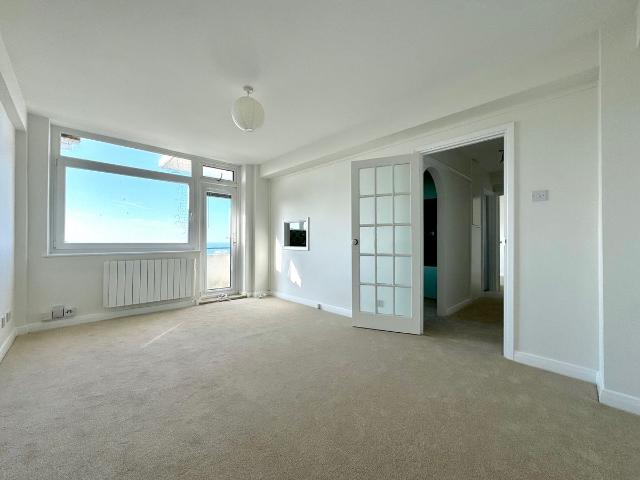 Furze Hill Court, Hove BN3, 1 bed flat to rent, £1,300 pcm | PrimeLocation