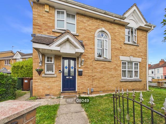 Furzebrook Road, Colwick, Nottingham NG4, 3 bed detached house to rent, £1,200 pcm | PrimeLocation