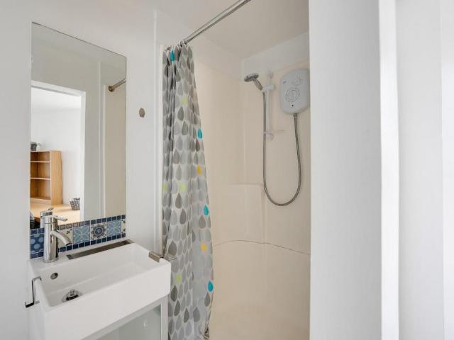 Furzehill Road, Plymouth PL4 6 bed end of terrace house to rent £3,510 pcm £810 pw