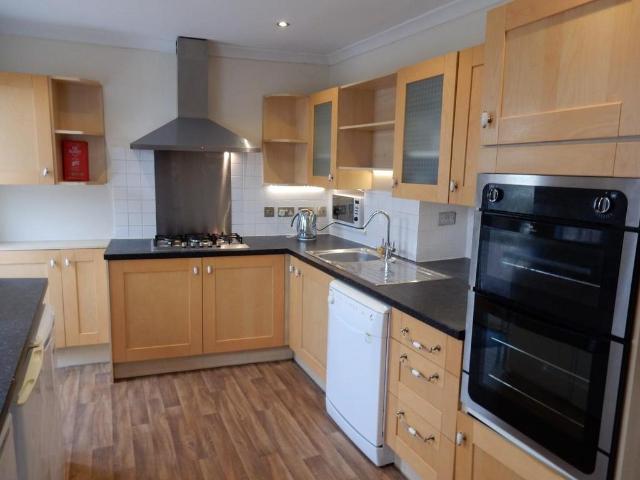 Furzehill Road, Plymouth PL4 6 bed house to rent £3,354 pcm £774 pw