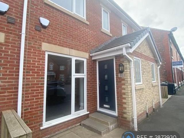 Furnace Street, Hyde, SK14 3 bed terraced house to rent £1,295 pcm £299 pw