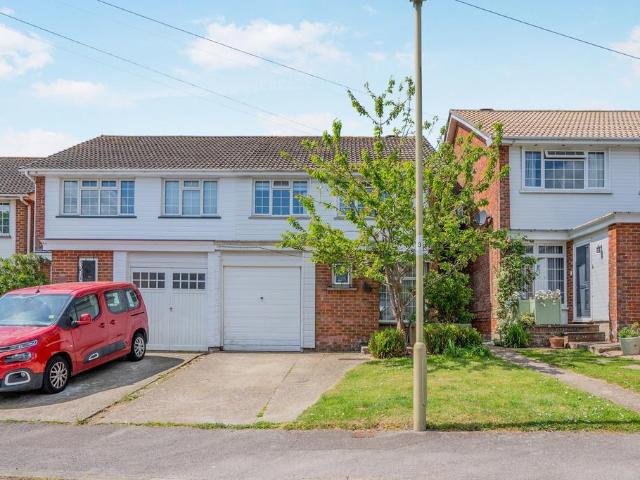 Furneaux Gardens, Fareham, PO16 4 bed house to rent £1,550 pcm £358 pw