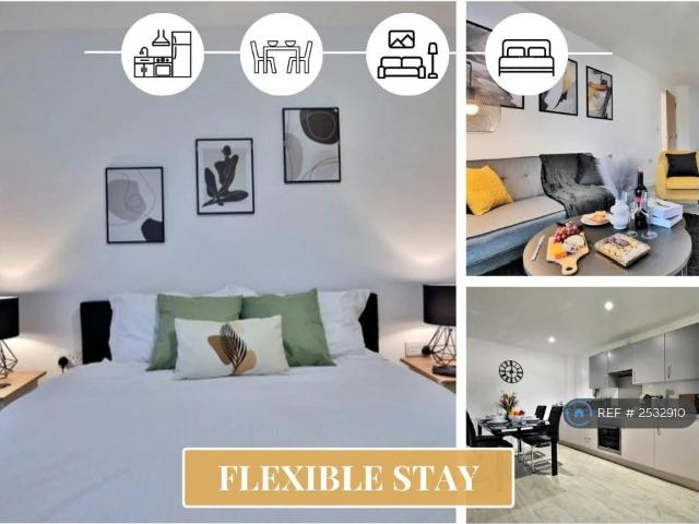 Furness Quay, Manchester, M50 2 bed flat to rent £2,445 pcm £564 pw
