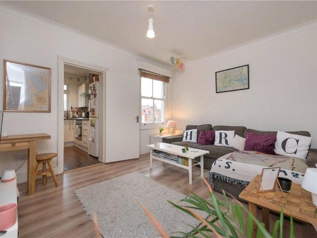 Furness Road, London NW10, 4 bed maisonette to rent, £2,750 pcm | PrimeLocation