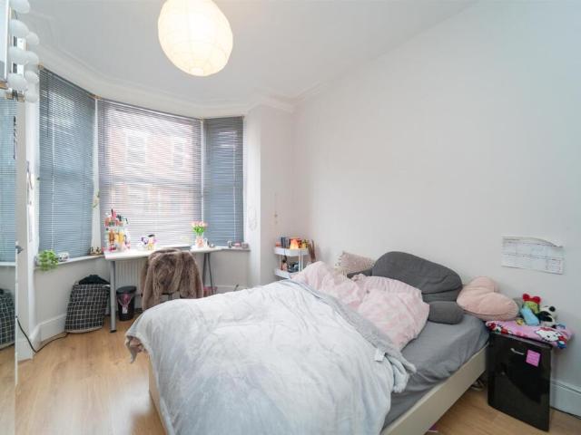 Furness Road, Manchester M14 5 bed detached house to rent £3,503 pcm £808 pw