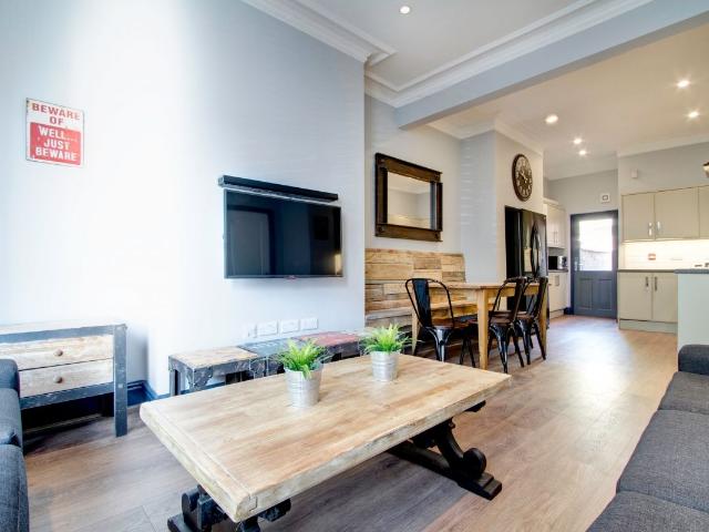 Furness Road, Manchester M14, 6 bed terraced house to rent, £789 pppm | PrimeLocation