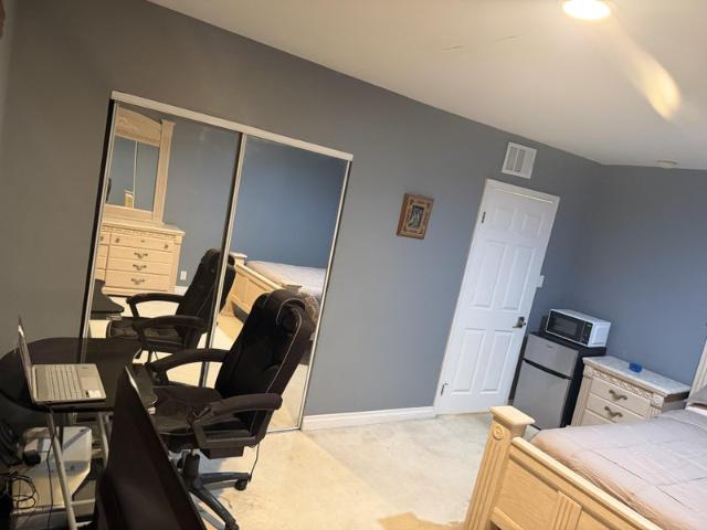 Furnish room for rent