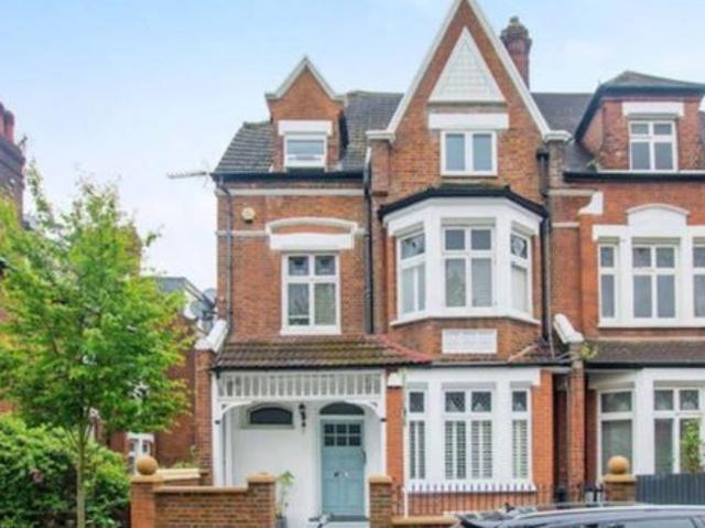 Furnished 3 bed flat, Chiswick Park 1 min