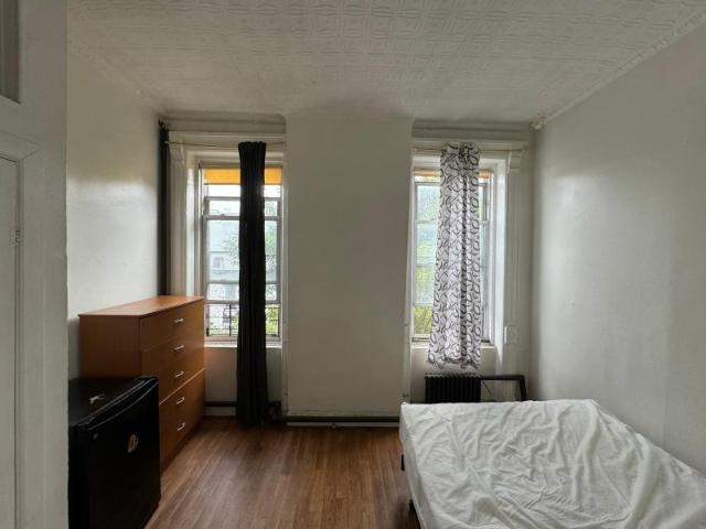 Furnished Rm $825 and up Incl Wi Fi/Utilities