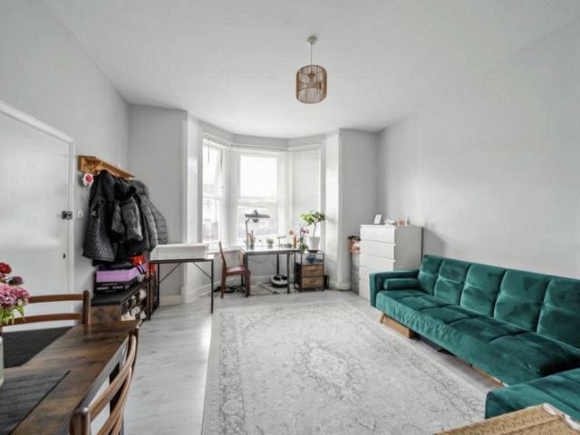 Furnished 1 bed flat for short or mid term let