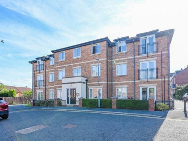 Furnished 2 bed, 2 bathroom flat in Ormskirk