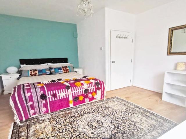 Furnished 2 Bedroom Apartment N1