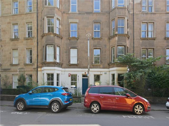 Furnished 2 bedroomed 3rd floor flat