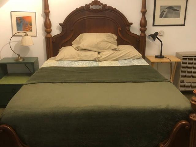Furnished cozy upstairs 1BR apartment