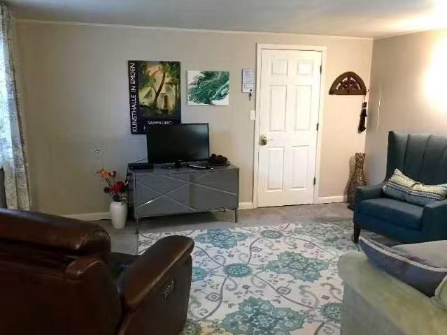Furnished apt near St. Peters Hospital 2102 1/2 E 6th Ave