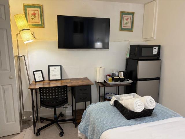 FURNISHED BASEMENT ROOM NEAR NIH AND METRO