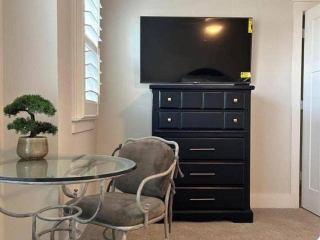 Furnished bedroom $ 850.00