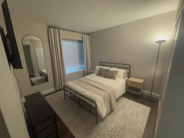 Furnished Bedroom with Private Bath All Utilities