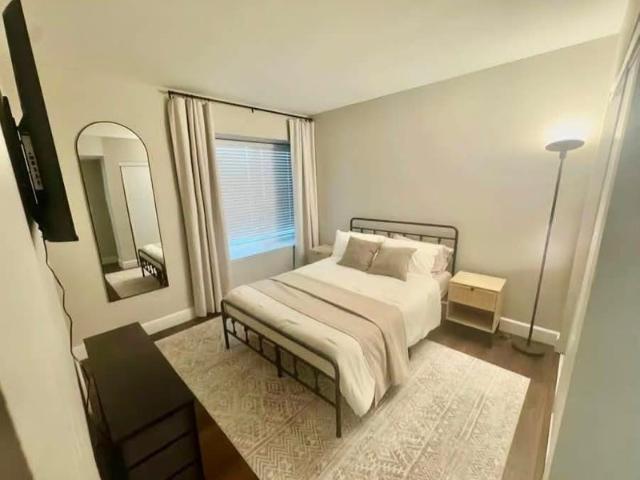 Furnished Bedroom with Private Bath All Utilities