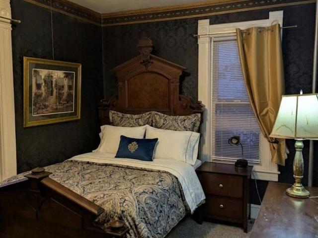 Furnished Bedroom in 3 Story Victorian near Park