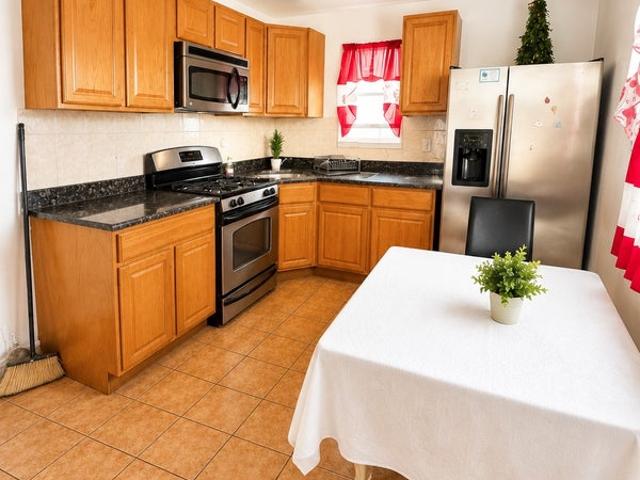 Furnished Bedroom In Jamaica Queens