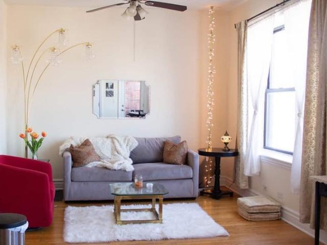 Furnished Ensuite Bathroom Logan Square
