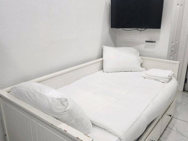 Furnished Efficiency for rent NW 79st miami