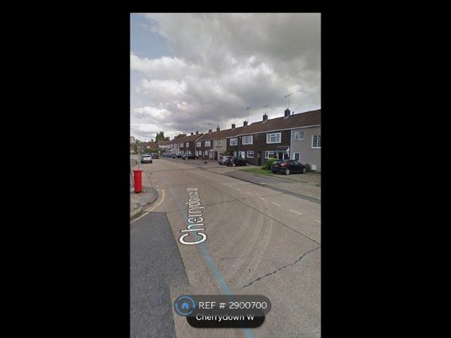 Furnished House Cherrydown West, Basildon SS16, 2 bed terraced house to rent, £1,500 pcm | PrimeLocation