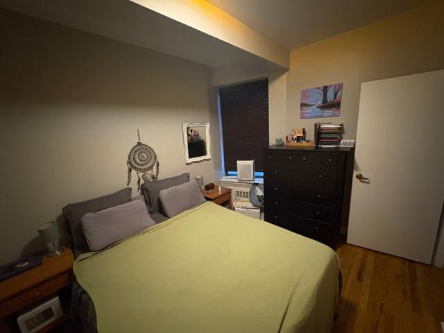 Furnished Harlem Room – 1.5 Bath – Weekly