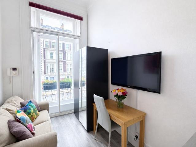 Furnished High Ceiling Mezzanine Ensuites Studio