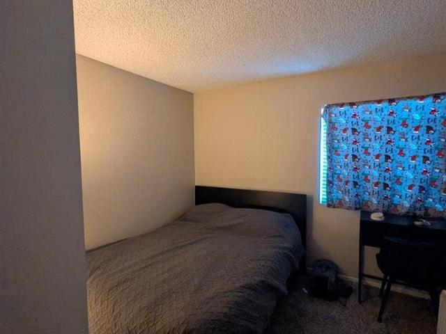 Furnished or BYO: 2 Bed/Bath + Pool