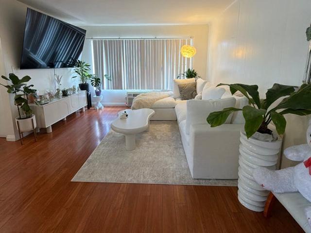 Furnished Living Room For Rent