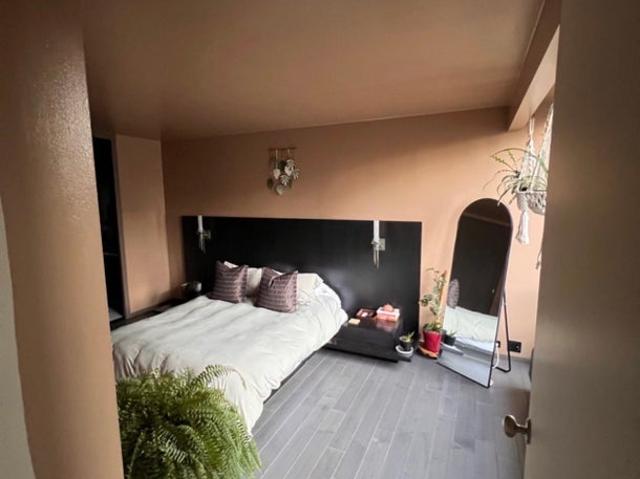 Furnished Luxury Room and En Suite