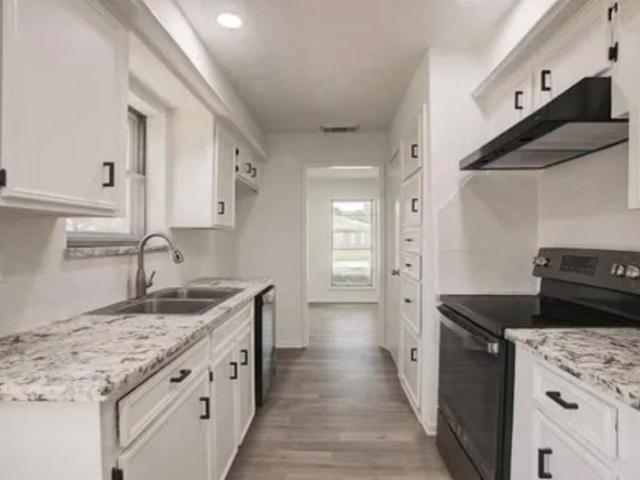 Furnished Master Suite with Private Bathroominclu