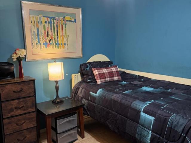Furnished, newly decorated cute bedroom