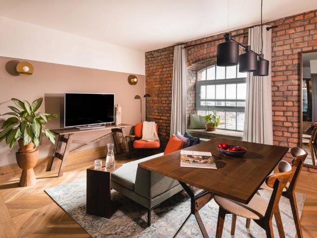 Furnished Serviced 1 Bedroom. 1 bed apartment to rent £1,850 pcm £427 pw