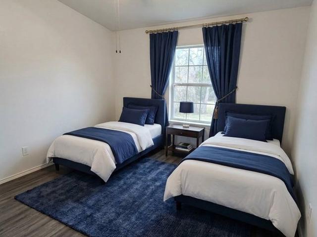 Furnished Shared Room With Private Bath. Utilitie