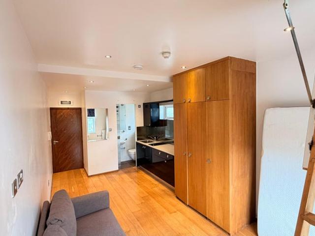 Furnished Studio Near Golders Green Station