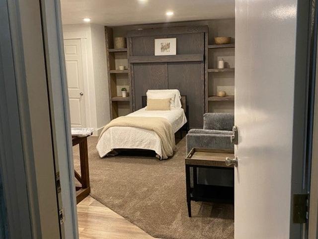 Furnished Studio Apartment wprivate entrance