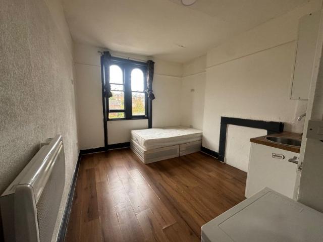 Furnished studio Flat to rent Kentish town NW5