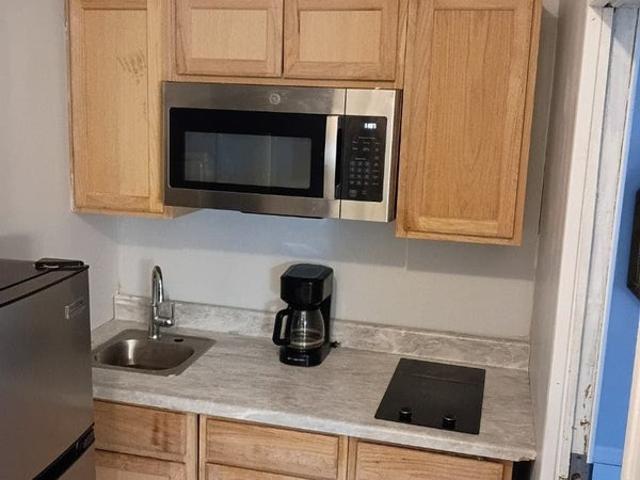 Furnished studio for rent by 41 & Spring Hill Dri
