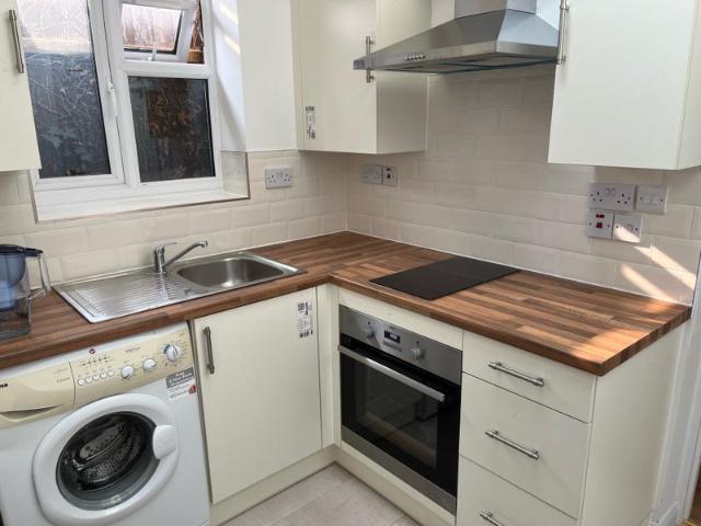 Furnished Studio in CB1