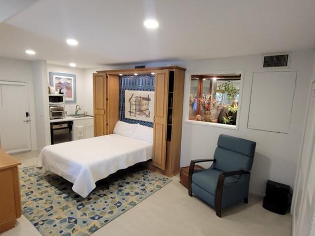 Furnished Studio in Prime San Diego Location