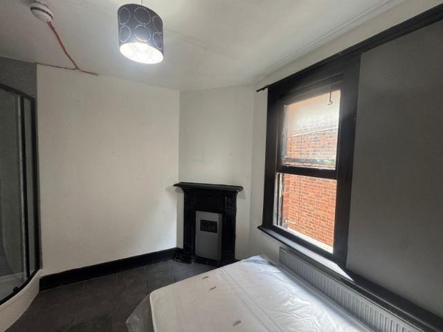 Furnished studio to rent in NW10