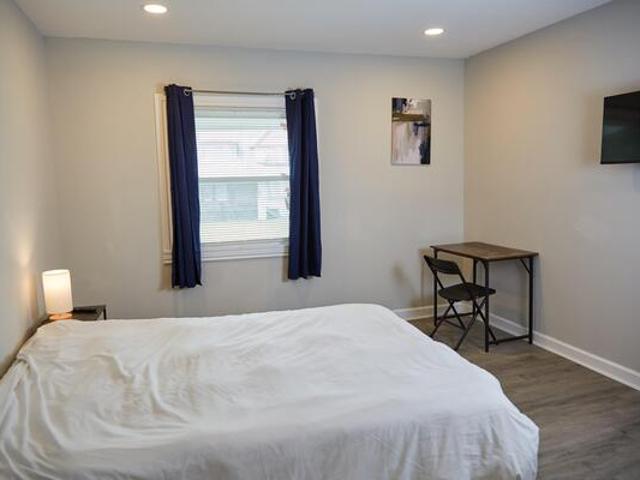 Furnished Suites with private bathrooms in the heart of KC All Utilities Included + WiFi