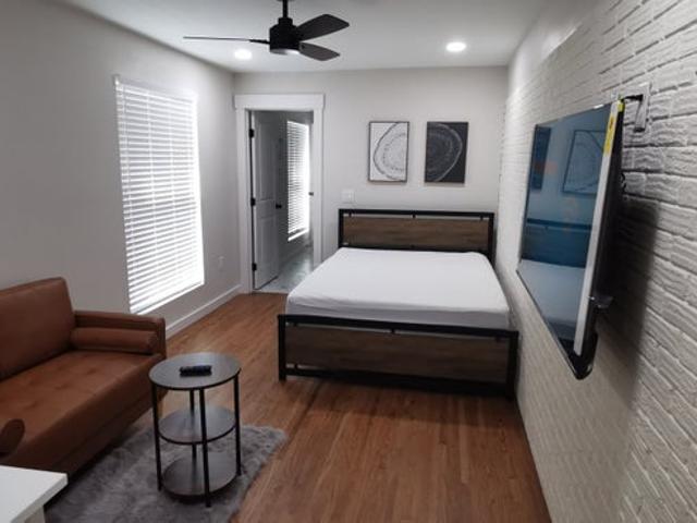 Furnished Private Bedroom and Private Bathroom Al