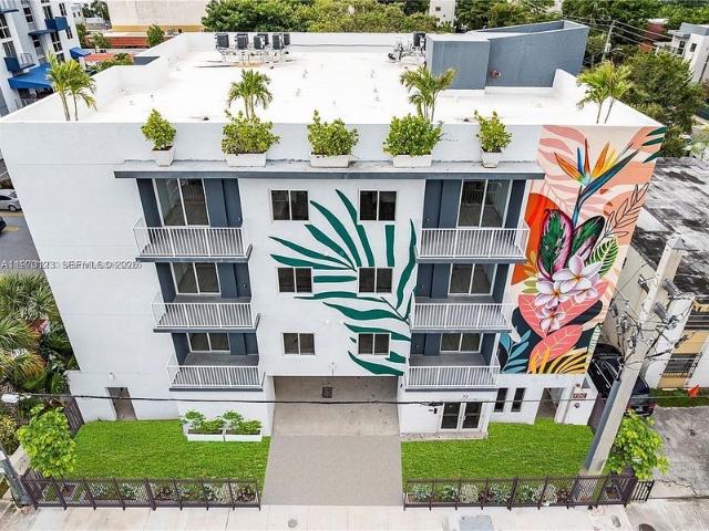 Furnished Private Room Available for July in Miami